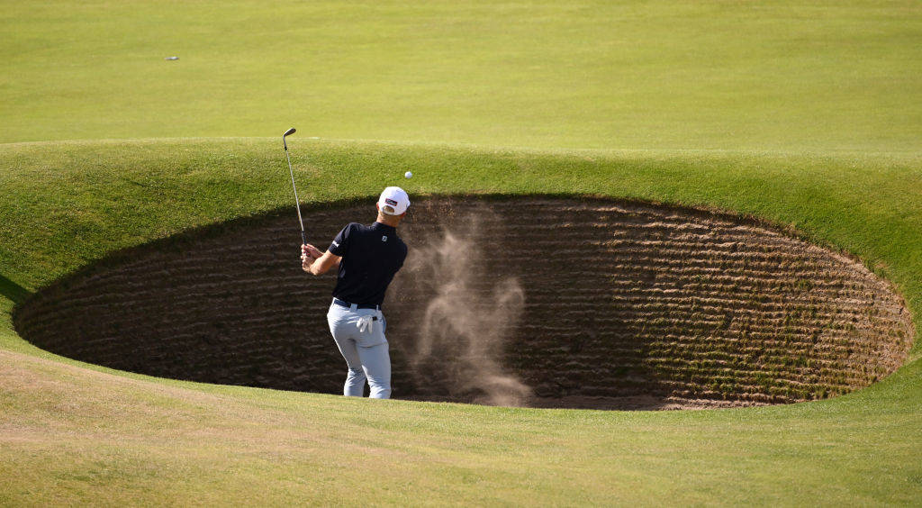 The Open – Navigating the Road Hole at the Old Course
